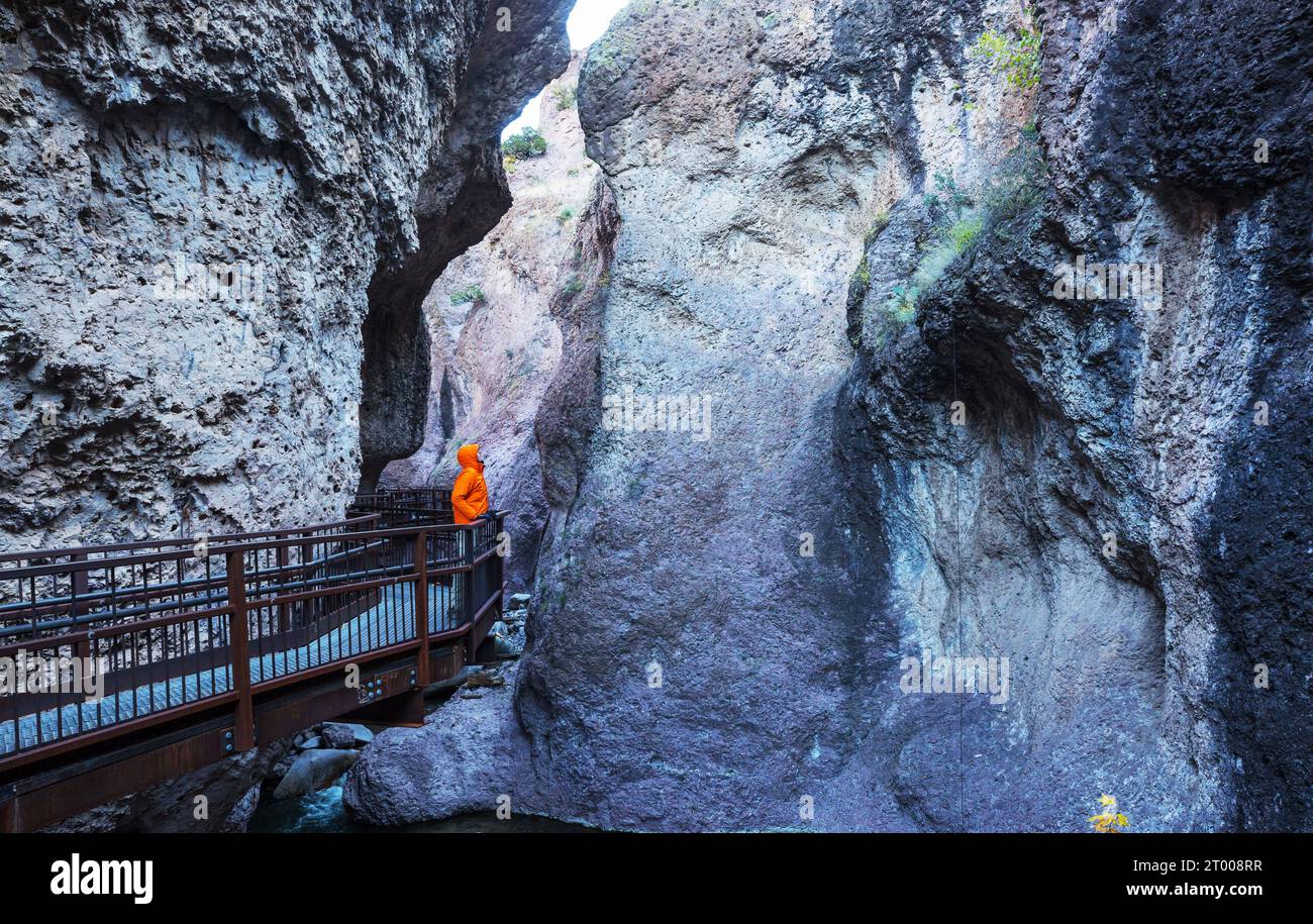 Catwalk bridge hi-res stock photography and images - Alamy