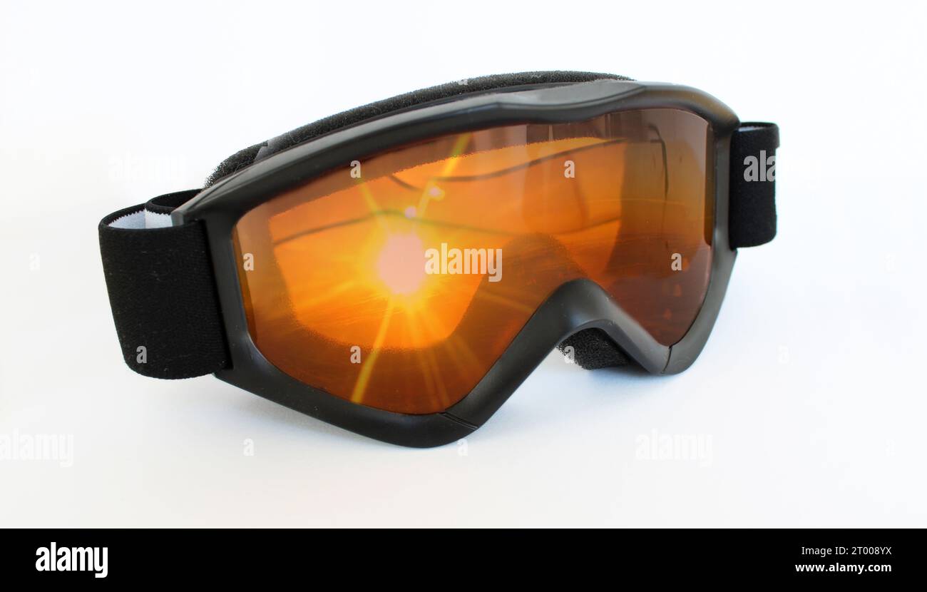 Ski goggles reflection hi-res stock photography and images - Alamy