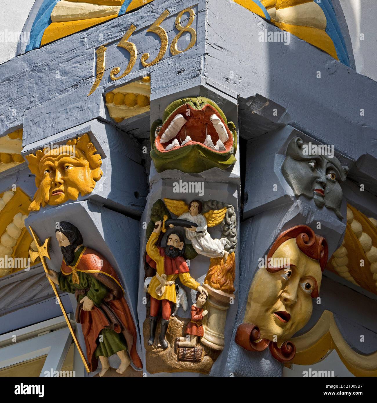 Woodcarving on the Stiftsherrenhaus, Weser Renaissance, old town ...