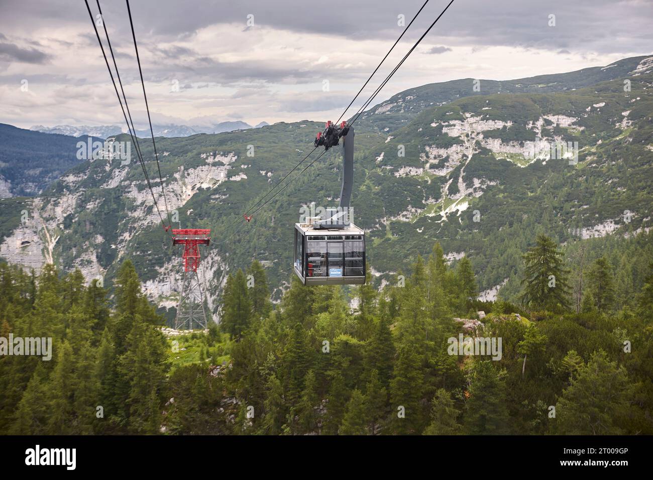 Modern cable car in Dachstein mountain range. Upper Austria Stock Photo ...