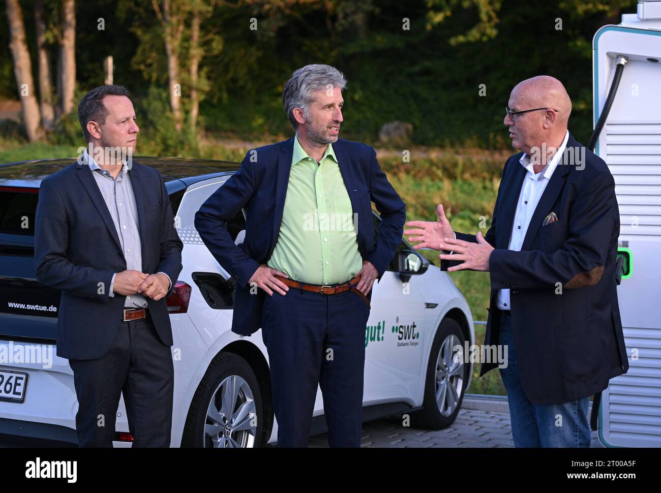 Tuebinen 02.10.2023 Hanno Bruehl li, Stadtwerke Tuebingen ...