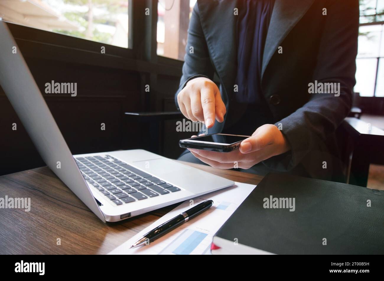 Financial communication technology hi-res stock photography and images ...