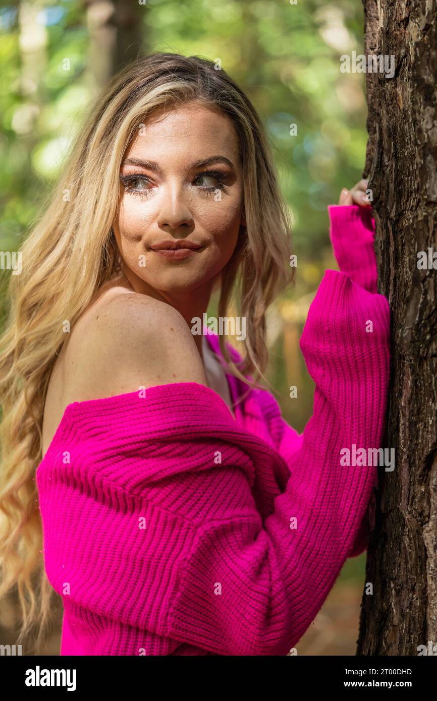Lovely model hi-res stock photography and images - Alamy