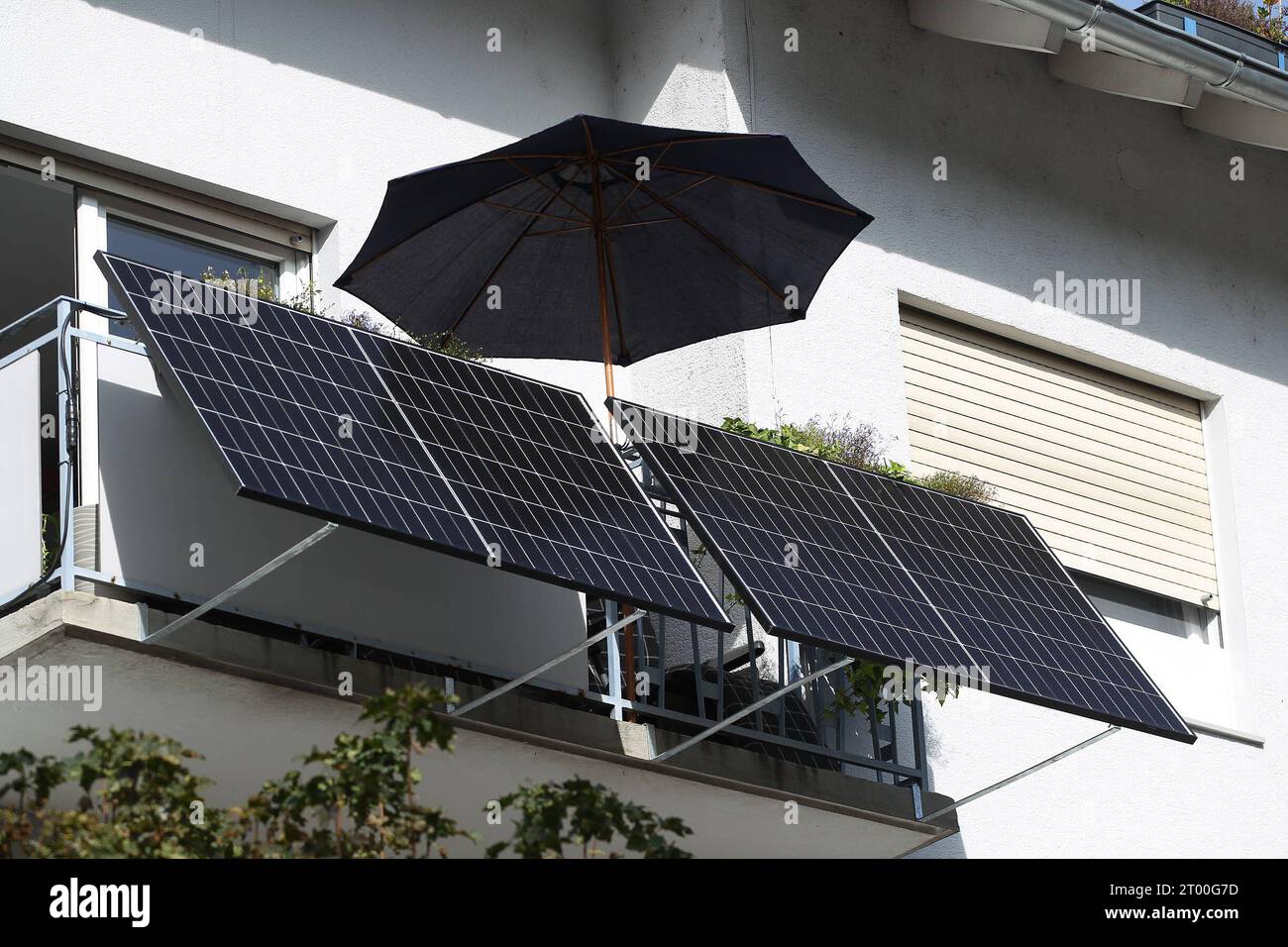 Freiburg Themenbild - Balkonkraftwerk, Photovoltaikanlage, Energie ...