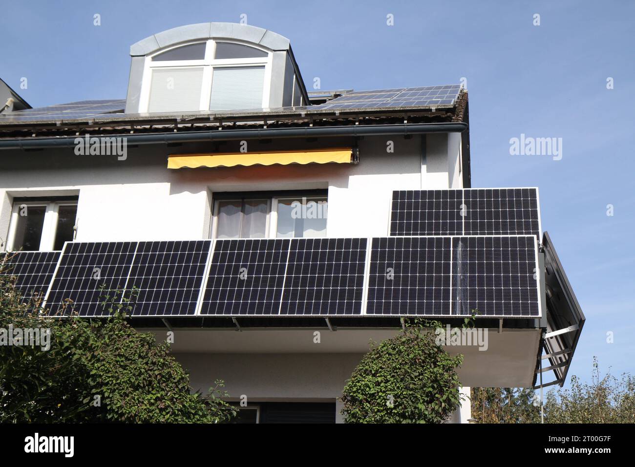 Freiburg Themenbild - Balkonkraftwerk, Photovoltaikanlage, Energie ...