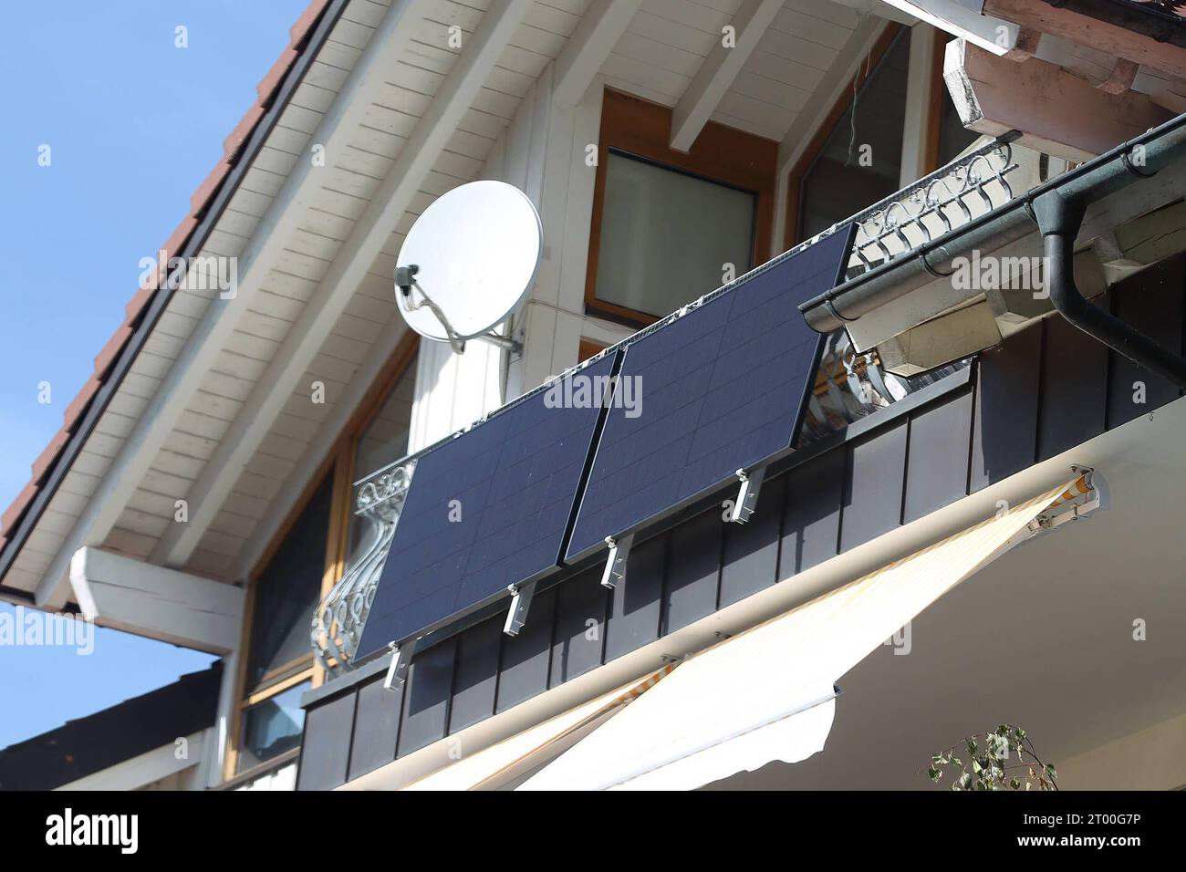 Freiburg Themenbild - Balkonkraftwerk, Photovoltaikanlage, Energie ...