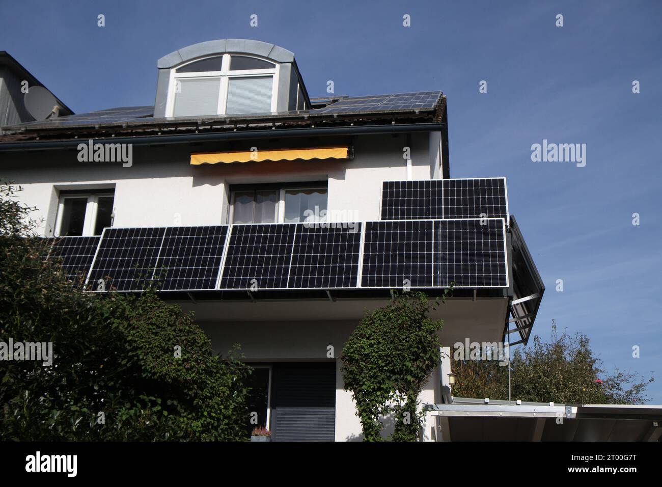 Freiburg Themenbild - Balkonkraftwerk, Photovoltaikanlage, Energie ...