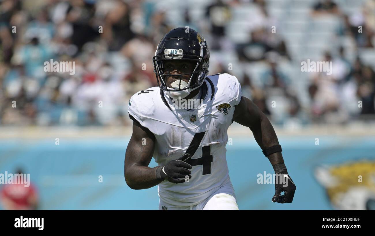 Jacksonville Jaguars running back Tank Bigsby (4) runs a play during ...