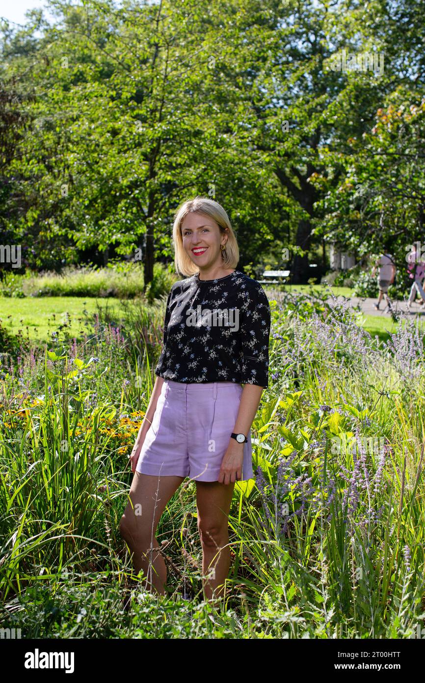 Alexandra Daisy Ginsbergs in her Pollinator Pathmaker garden in London Kensington Gardens Stock ...