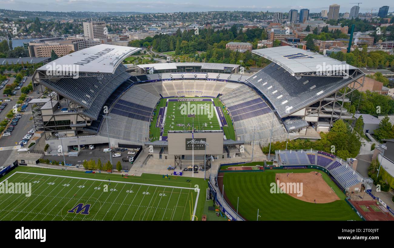 Aerial view of Husky Stadium (officially Alaska Airlines Field at Husky ...