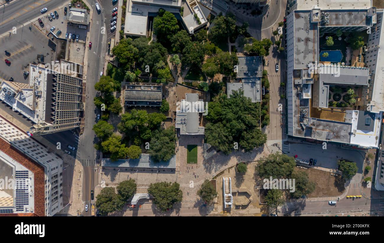 Alamo san antonio skyline hi-res stock photography and images - Alamy