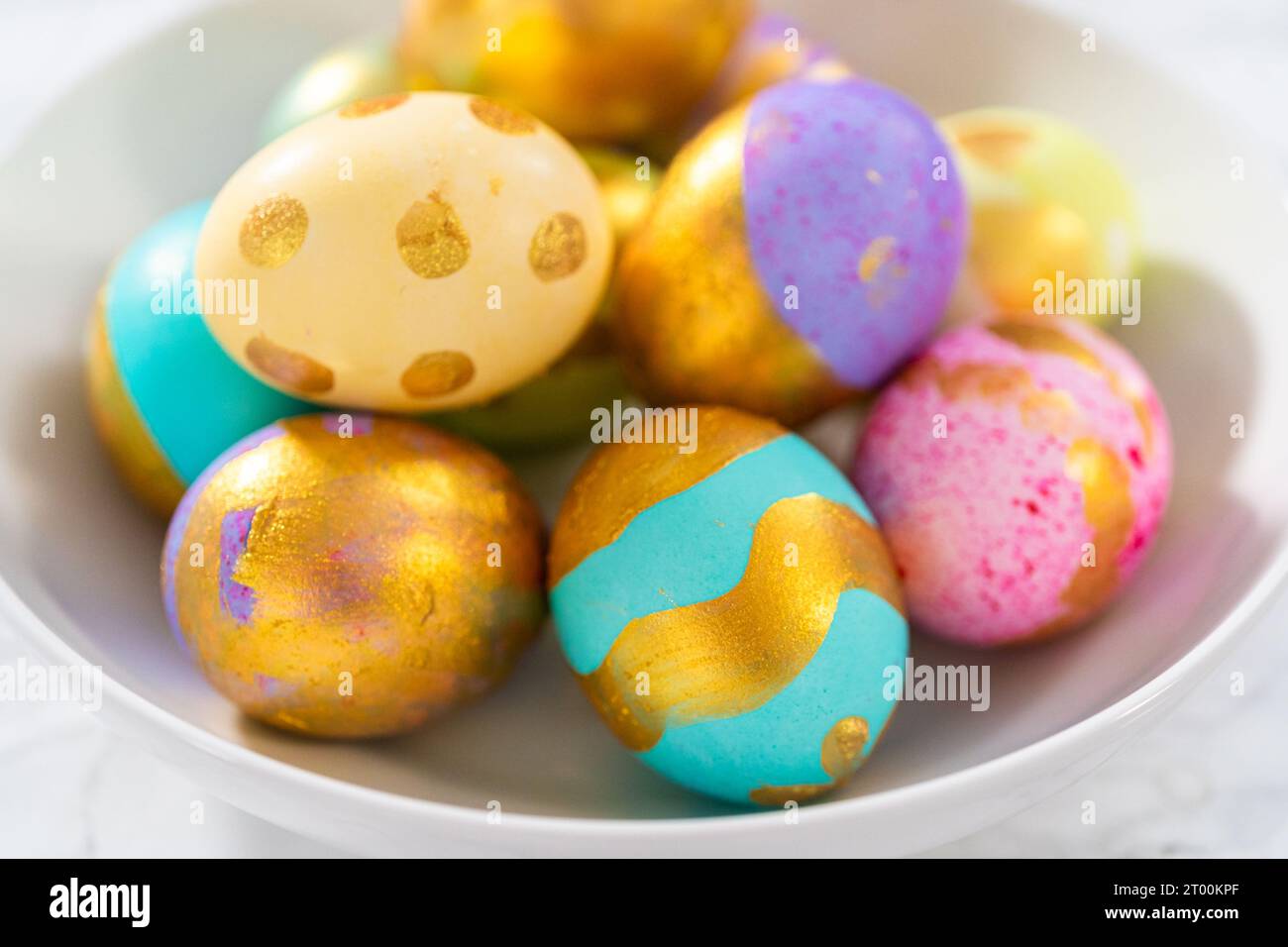 Mix colored eggs hi-res stock photography and images - Alamy