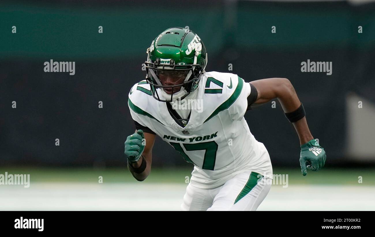 New York Jets wide receiver Garrett Wilson (17) during an NFL football ...