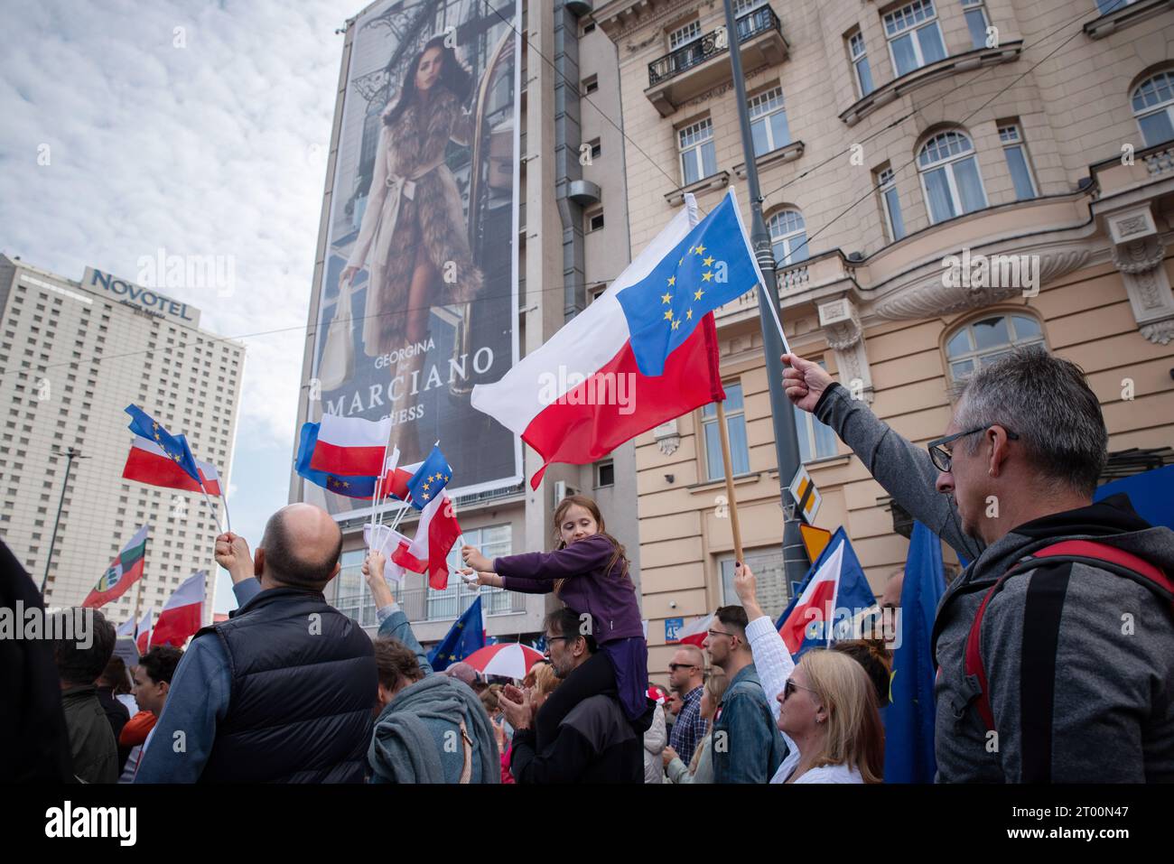 Participants with flags listen to the speeches during the Million ...