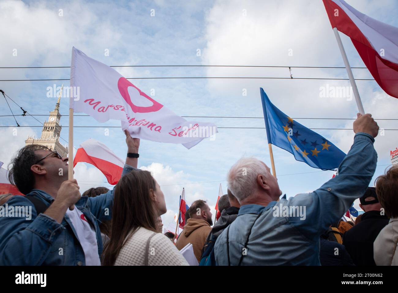 Participants with flags listen to the speeches during the Million ...