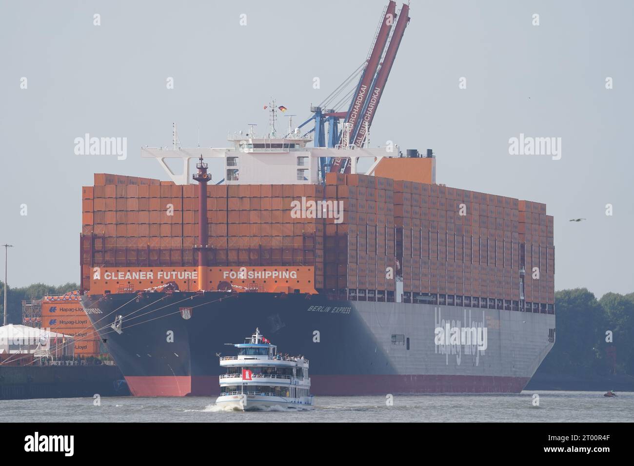 Hamburg, Germany. 02nd Oct, 2023. The Hapag-Lloyd containership "Berlin ...