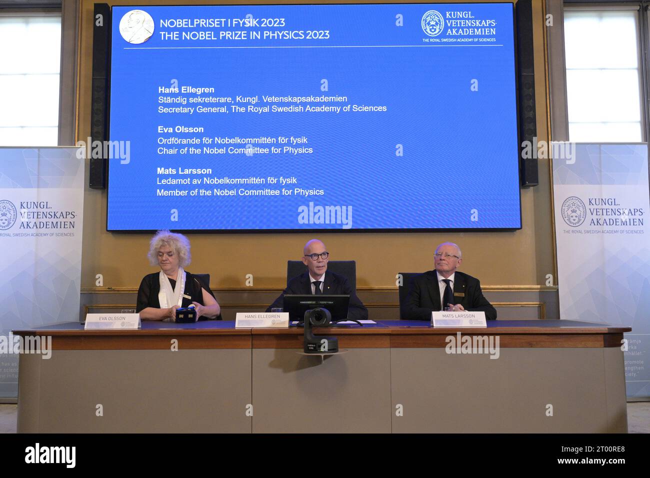 Permanent Secretary of the Royal Academy of Sciences, Hans Ellegren ...