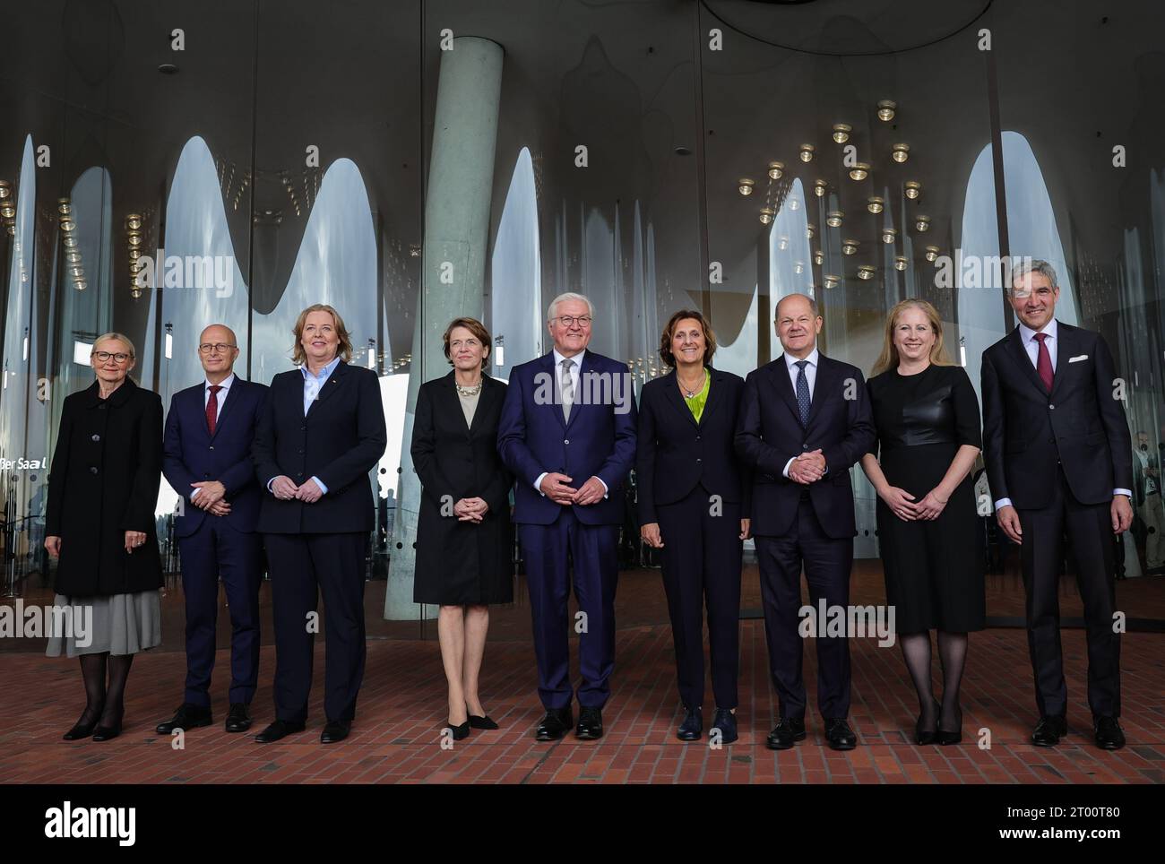 Hamburg, Germany. 03 October 2023, Hamburg: Peter Tschentscher (SPD, 2nd from left), First Mayor ...