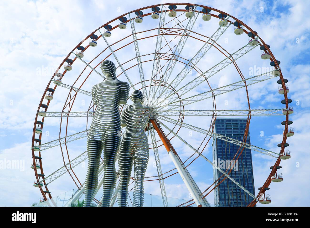 Moving Sculpture of Ali and Nino from the Tragedy Love Story, a Famous ...