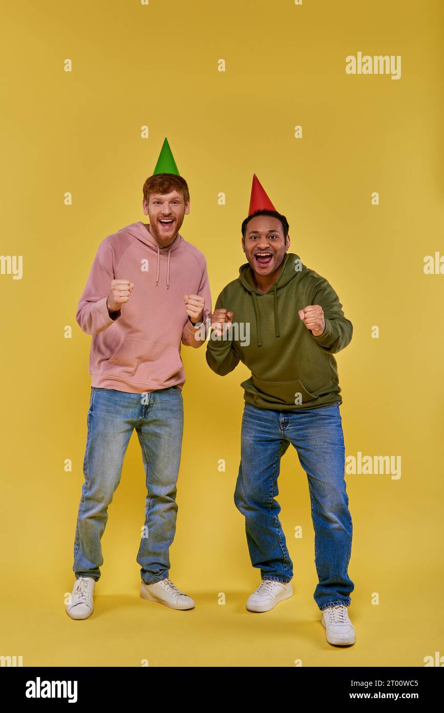 Two handsome men celebrating hi-res stock photography and images - Alamy