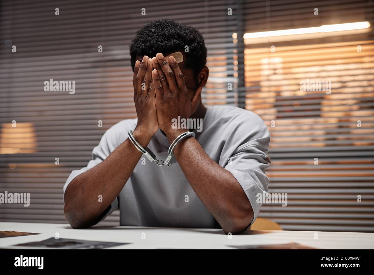 Police wearing face covering hi-res stock photography and images - Alamy
