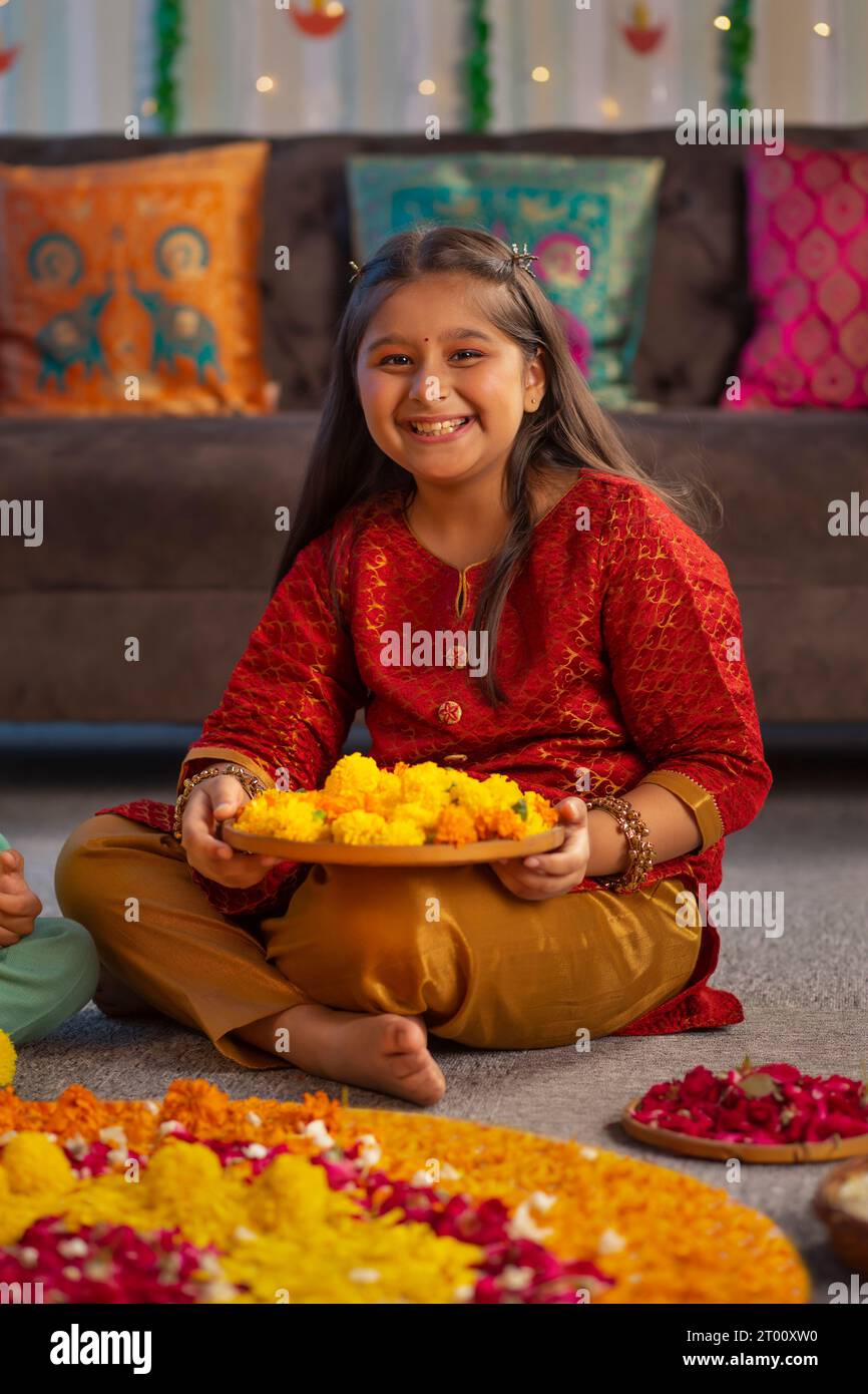 Diwali and rangoli and flowers hi-res stock photography and images - Alamy