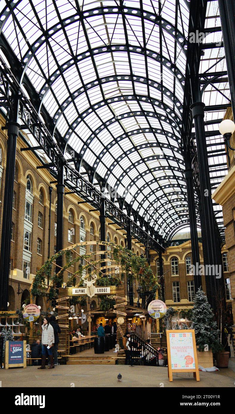 Life in London United Kingdom Stock Photo - Alamy