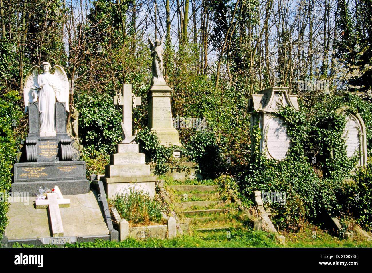 Highgate Cemetery, London, England Stock Photo - Alamy
