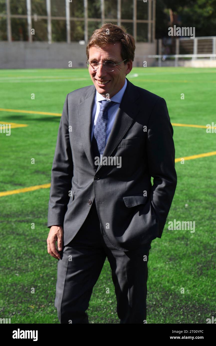 The mayor of Madrid, José Luis Martínez-Almeida poses during his visit ...