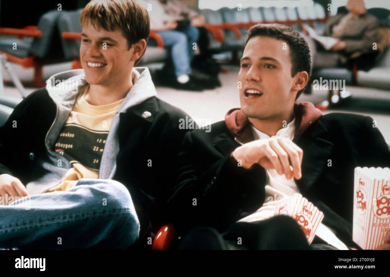 Young matt damon and ben affleck hi-res stock photography and images ...