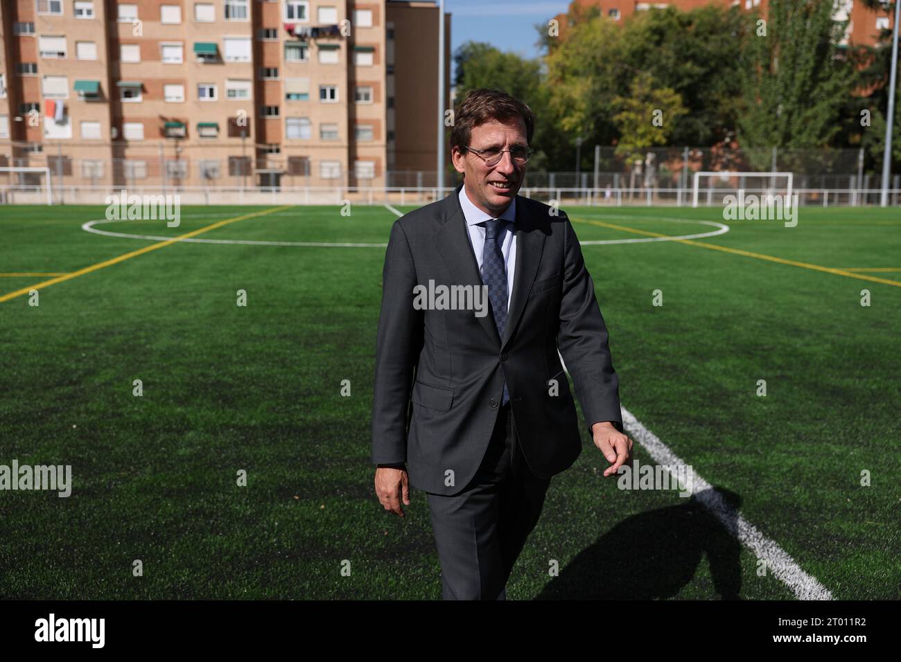 The mayor of Madrid, José Luis Martínez-Almeida, poses during a visit ...