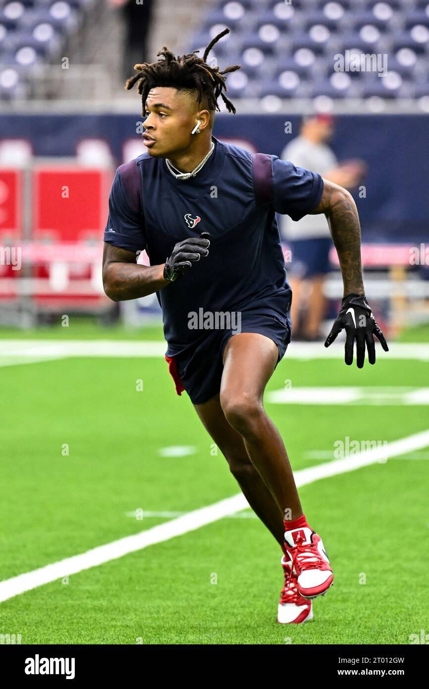 Houston Texans wide receiver Tank Dell (3) warming up prior to an NFL ...