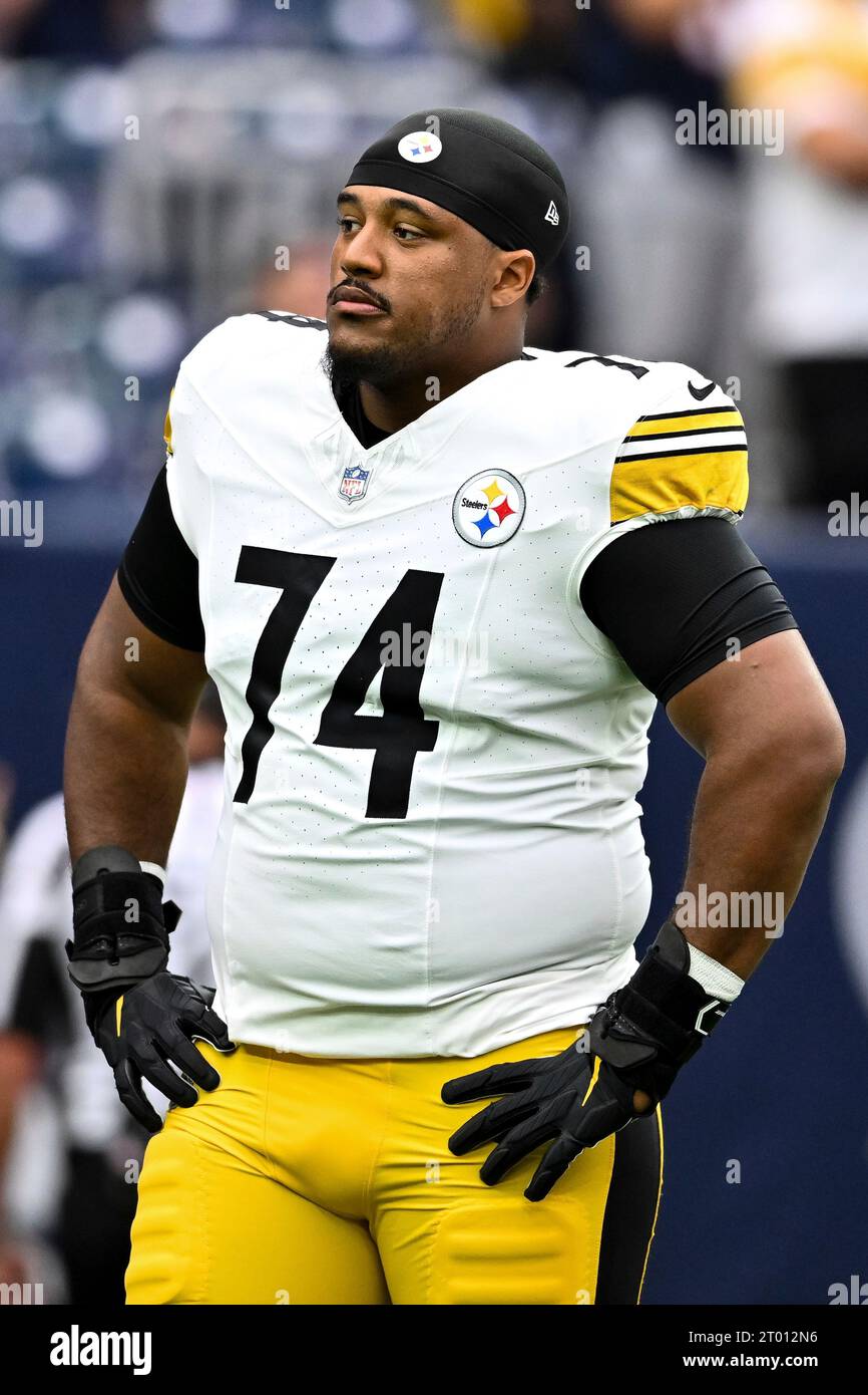 Pittsburgh Steelers guard Spencer Anderson (74) stands on the field ...