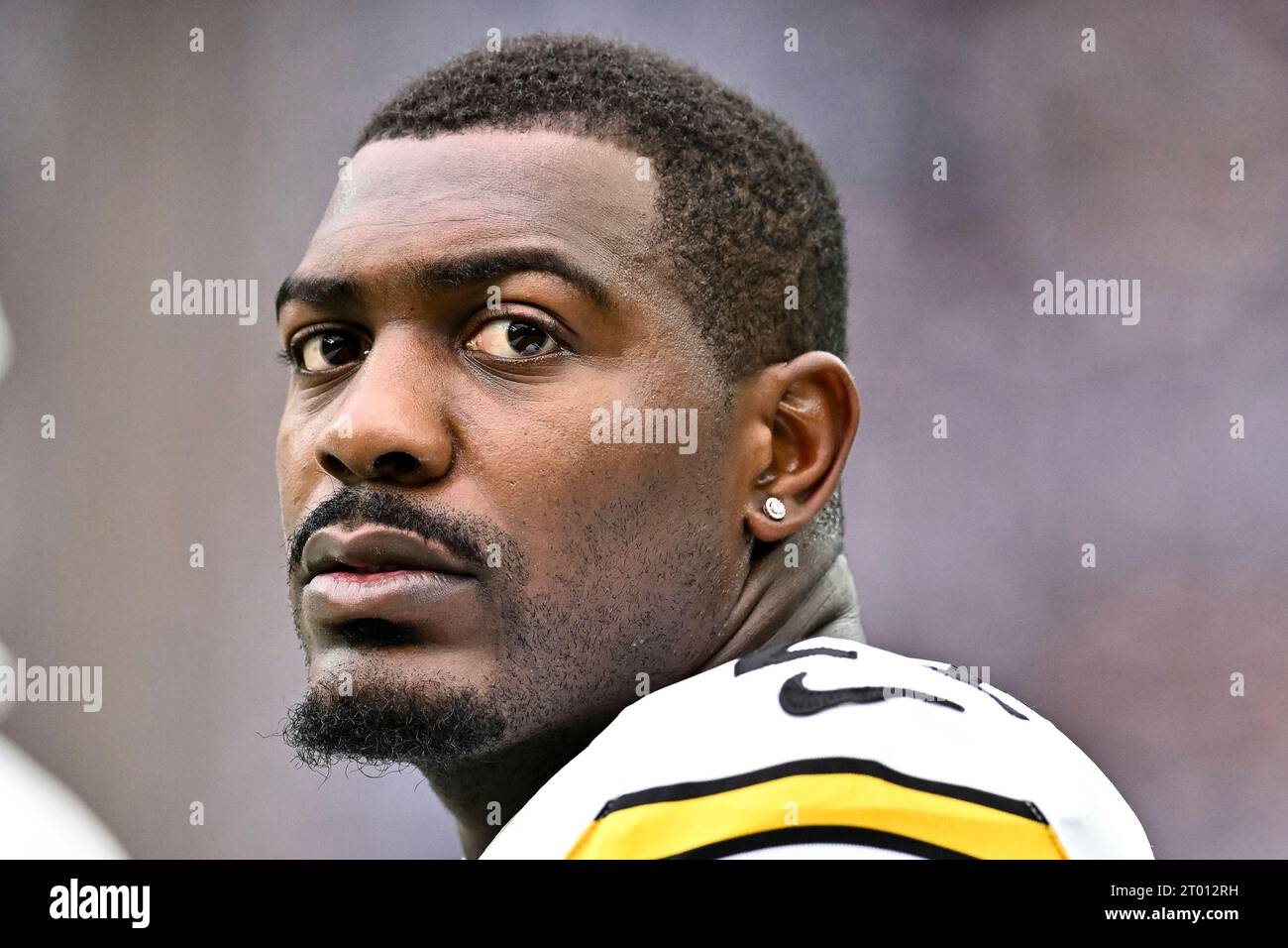 Pittsburgh Steelers cornerback Desmond King II (25) looks on prior to ...