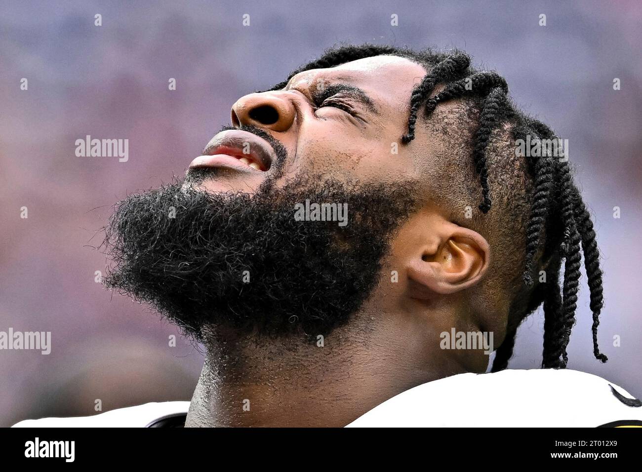 Pittsburgh Steelers offensive tackle Chukwuma Okorafor (76) reacts ...