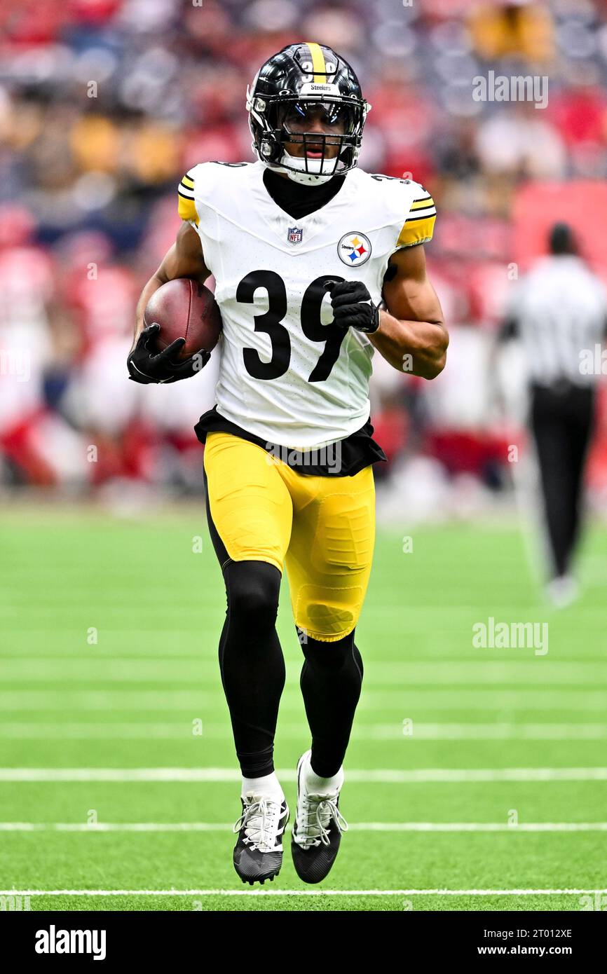 Pittsburgh Steelers safety Minkah Fitzpatrick (39) warms up prior to ...