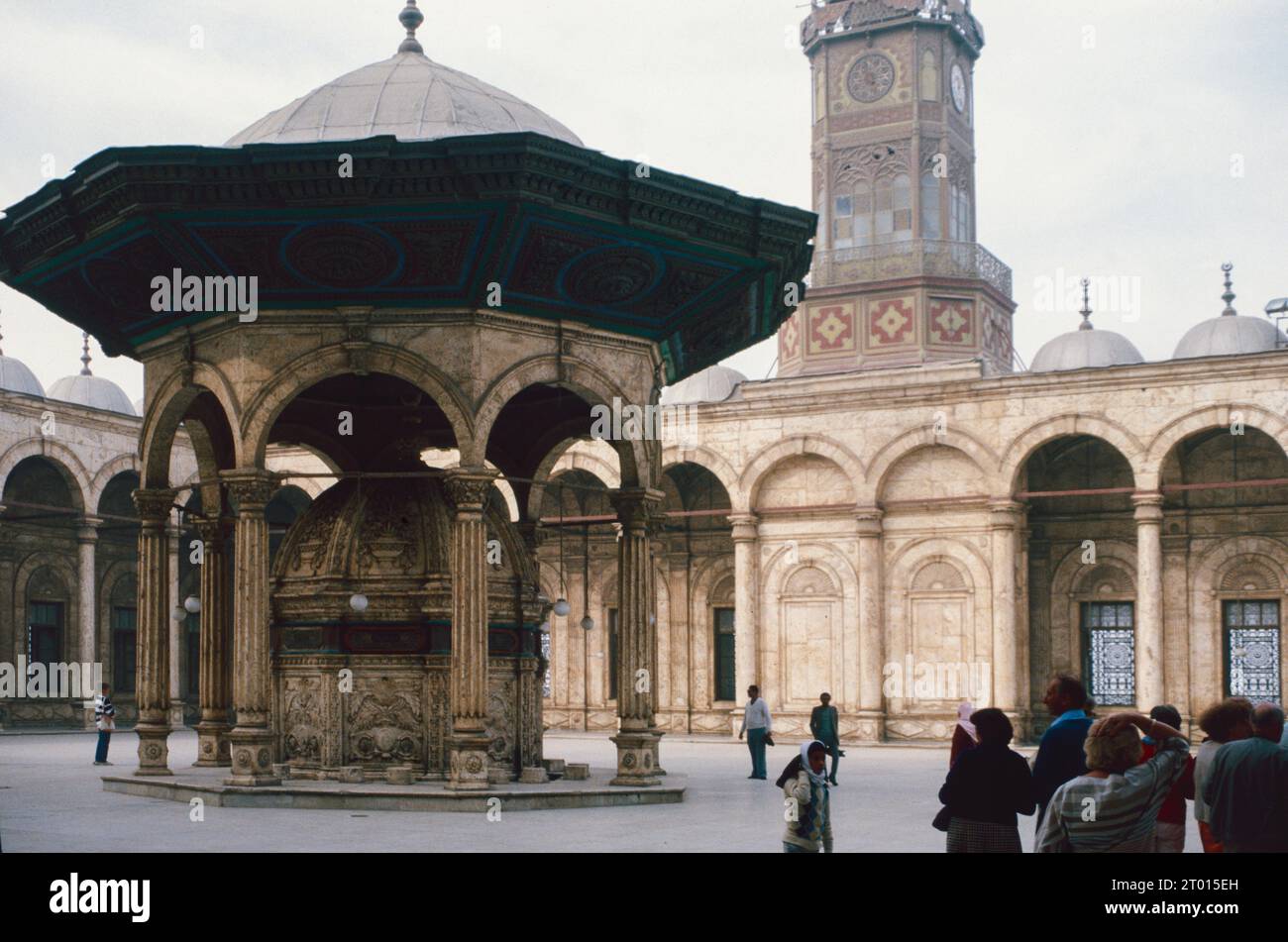 Mosque of sultan hassan courtyard hi-res stock photography and images ...