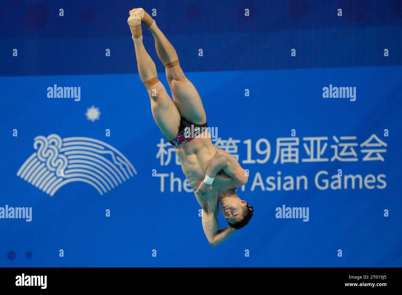 China's Wang Zongyuan competes in the Diving Men's 3m Springboard Final ...