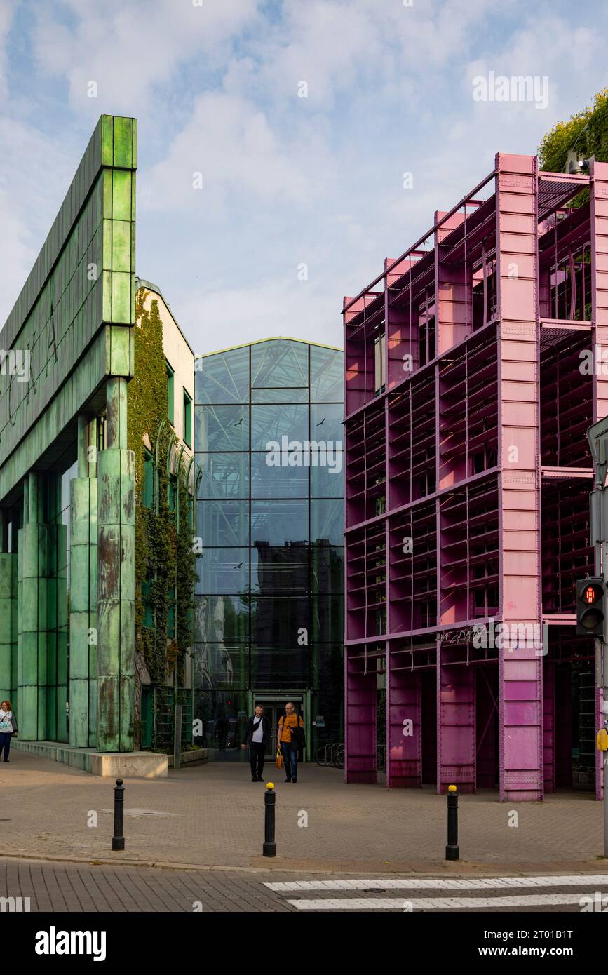 Modern library outside hi-res stock photography and images - Alamy