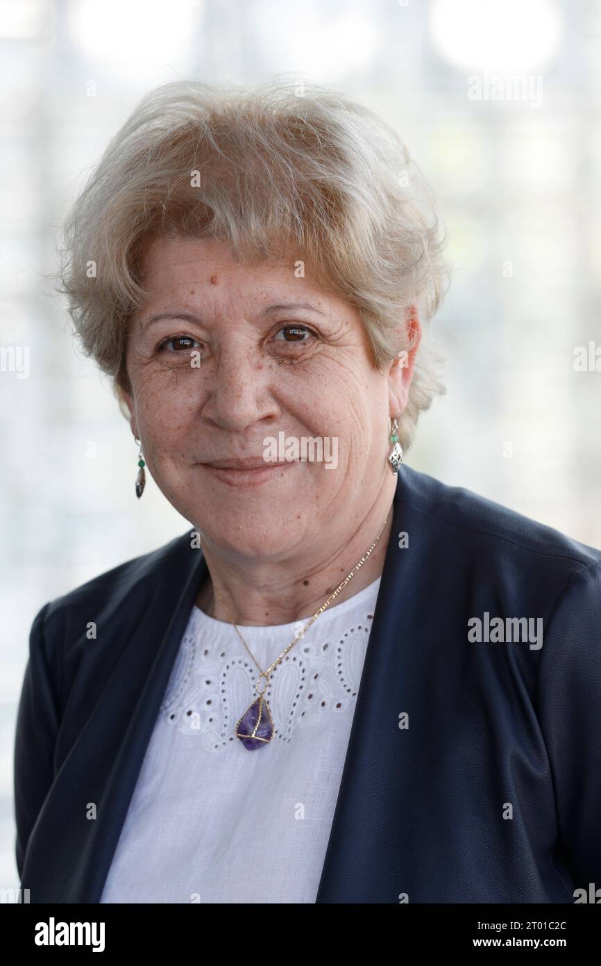 Algerian women in france hi-res stock photography and images - Alamy