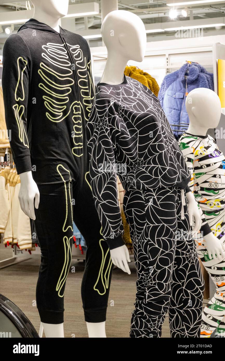 Target store interior hi-res stock photography and images - Alamy