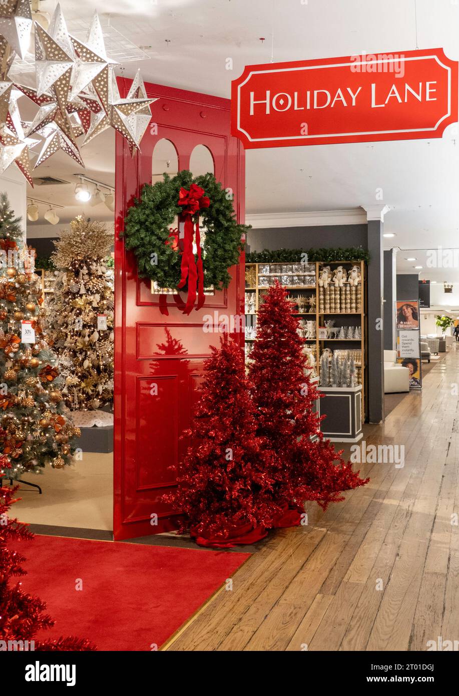 R h macy flagship department hi-res stock photography and images - Alamy