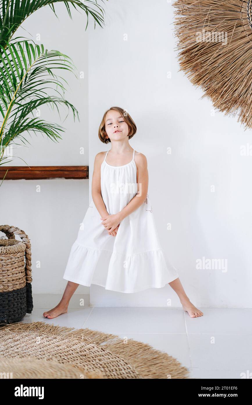 Legs spread female hi-res stock photography and images - Alamy