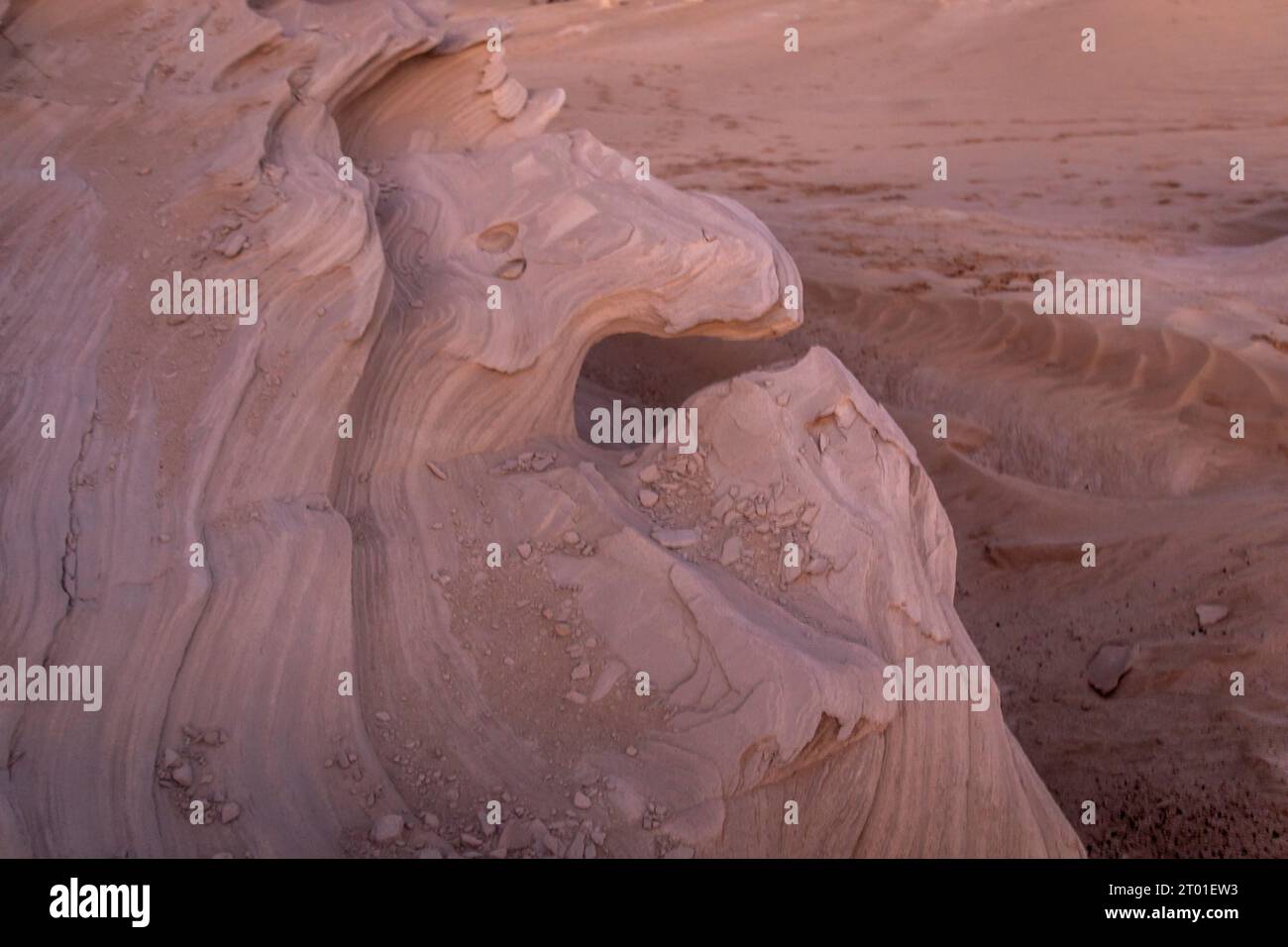 Fossil Rocks in the Desert of the United Arab Emirates Stock Photo - Alamy