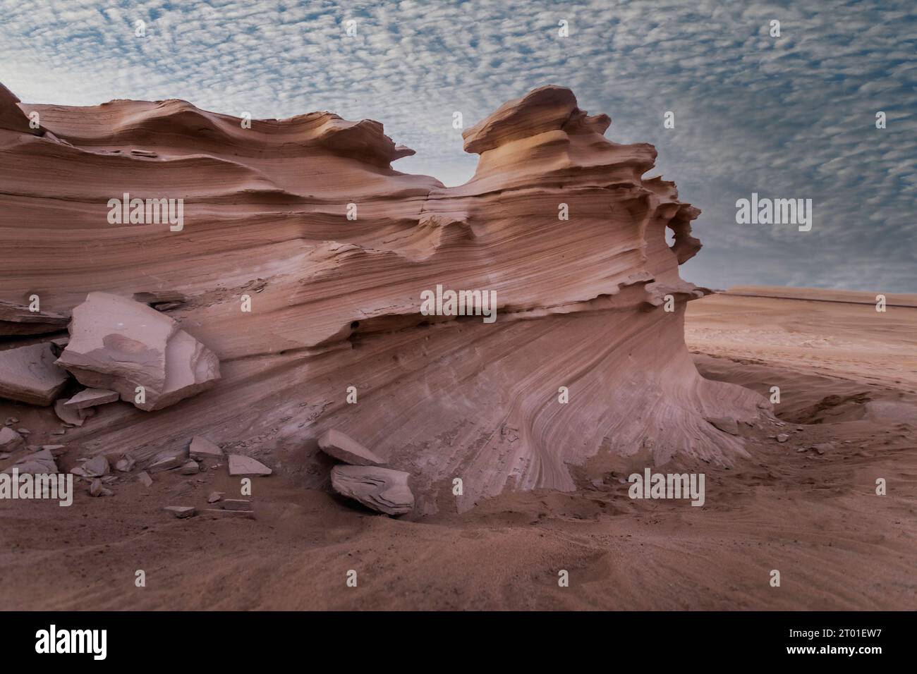 Fossil Rocks in the Desert of the United Arab Emirates Stock Photo - Alamy