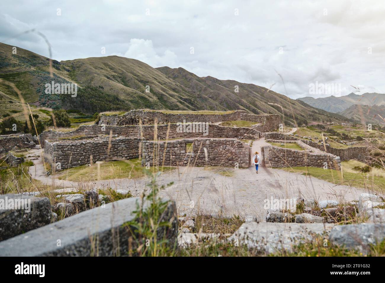Inca's ruins of Pukapukara near Cuzco, Peru Stock Photo - Alamy