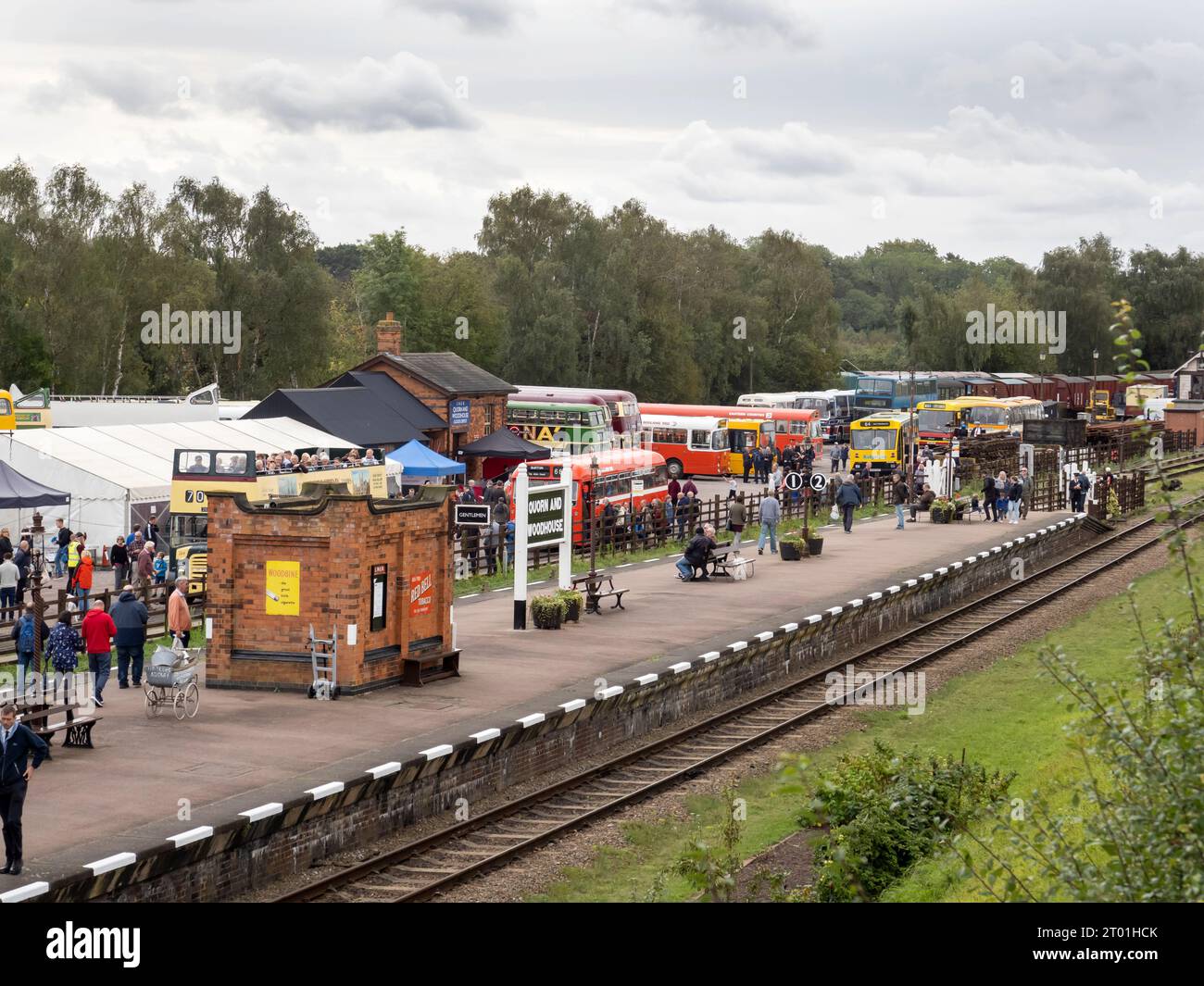 Vintage bus rally hi-res stock photography and images - Alamy