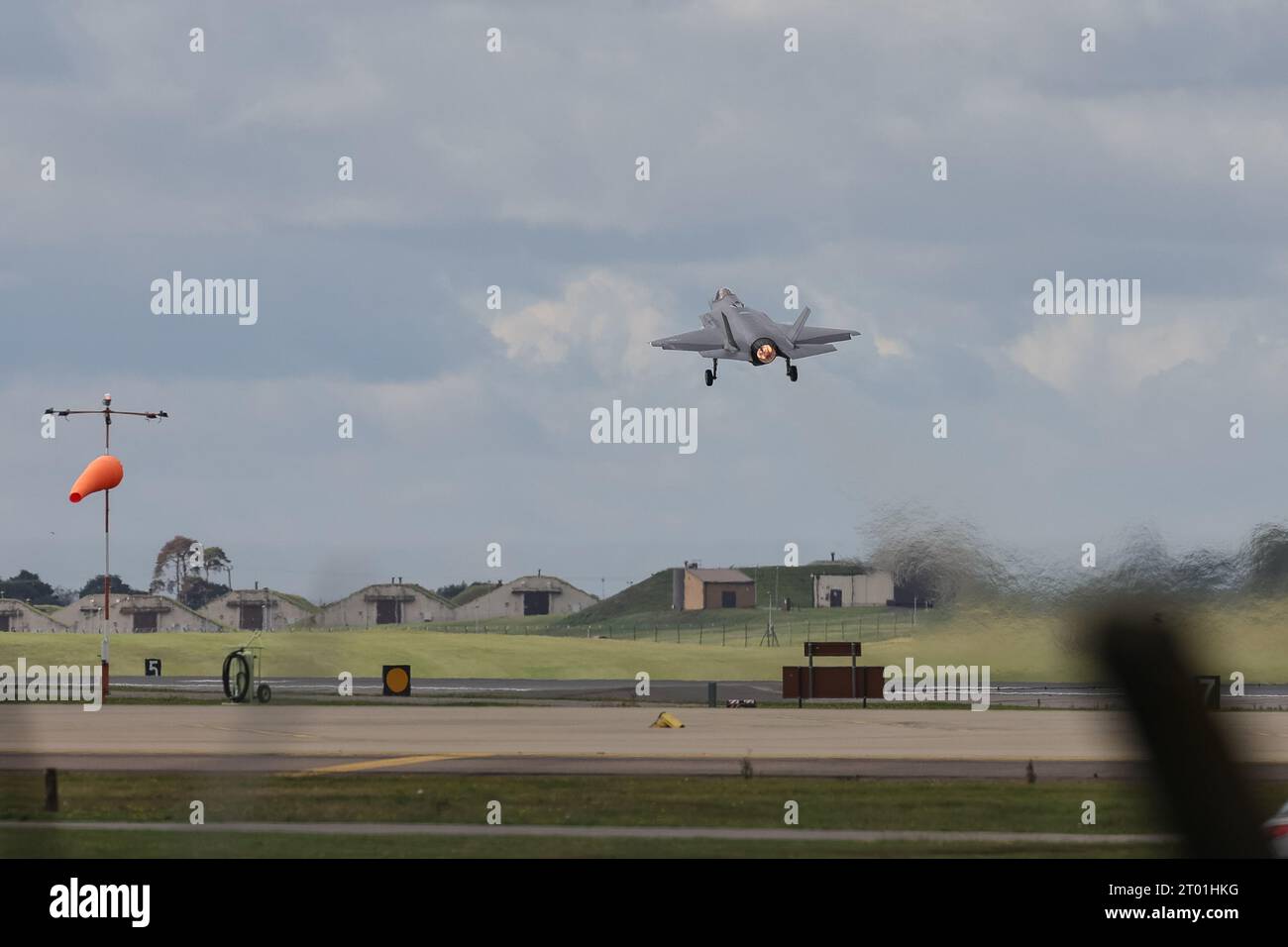 A USAF Lockheed Martin F-35 Lightning II takes off at RAF Lakenheath ...