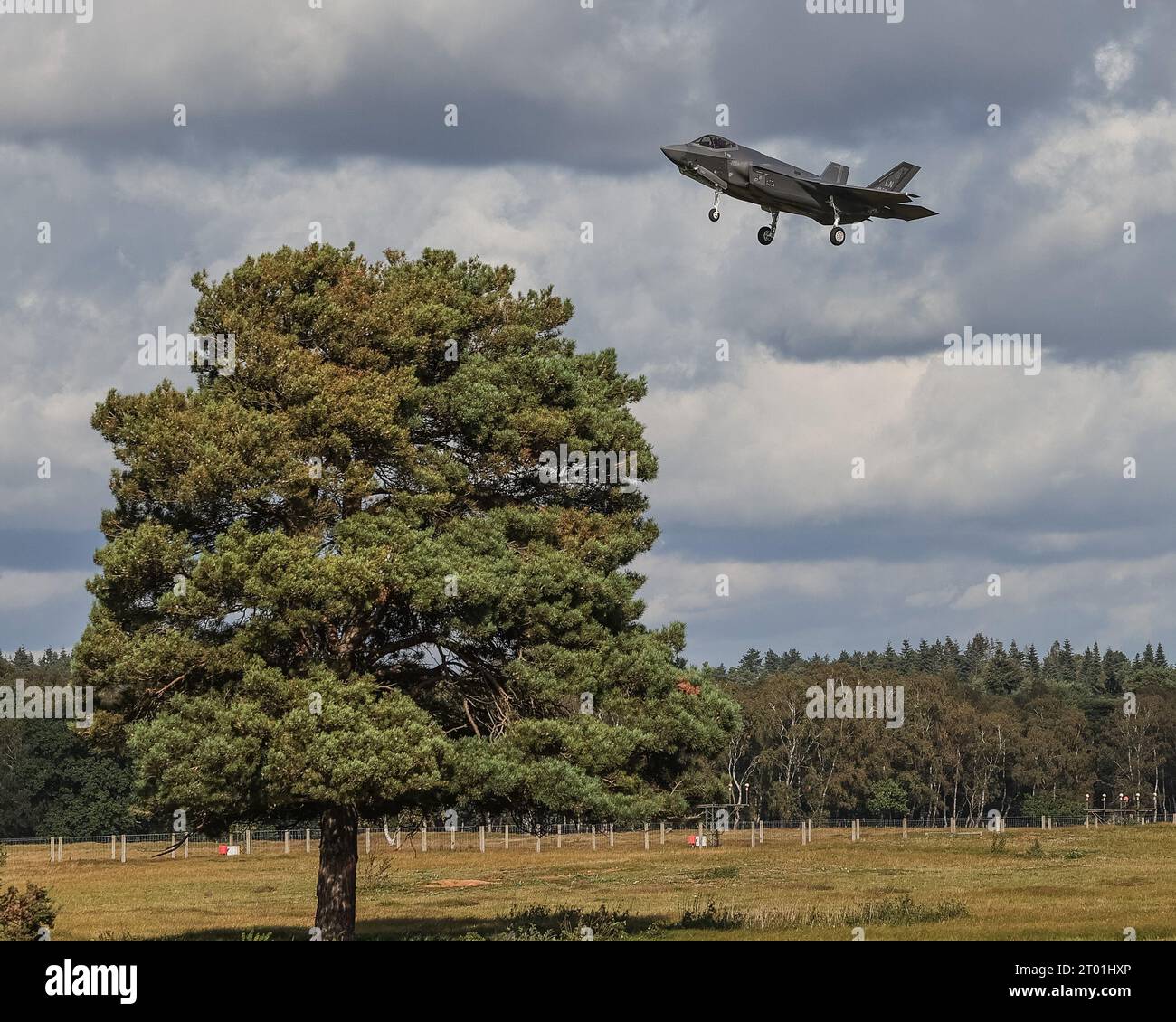 A USAF Lockheed Martin F-35 Lightning II lands RAF Lakenheath ...