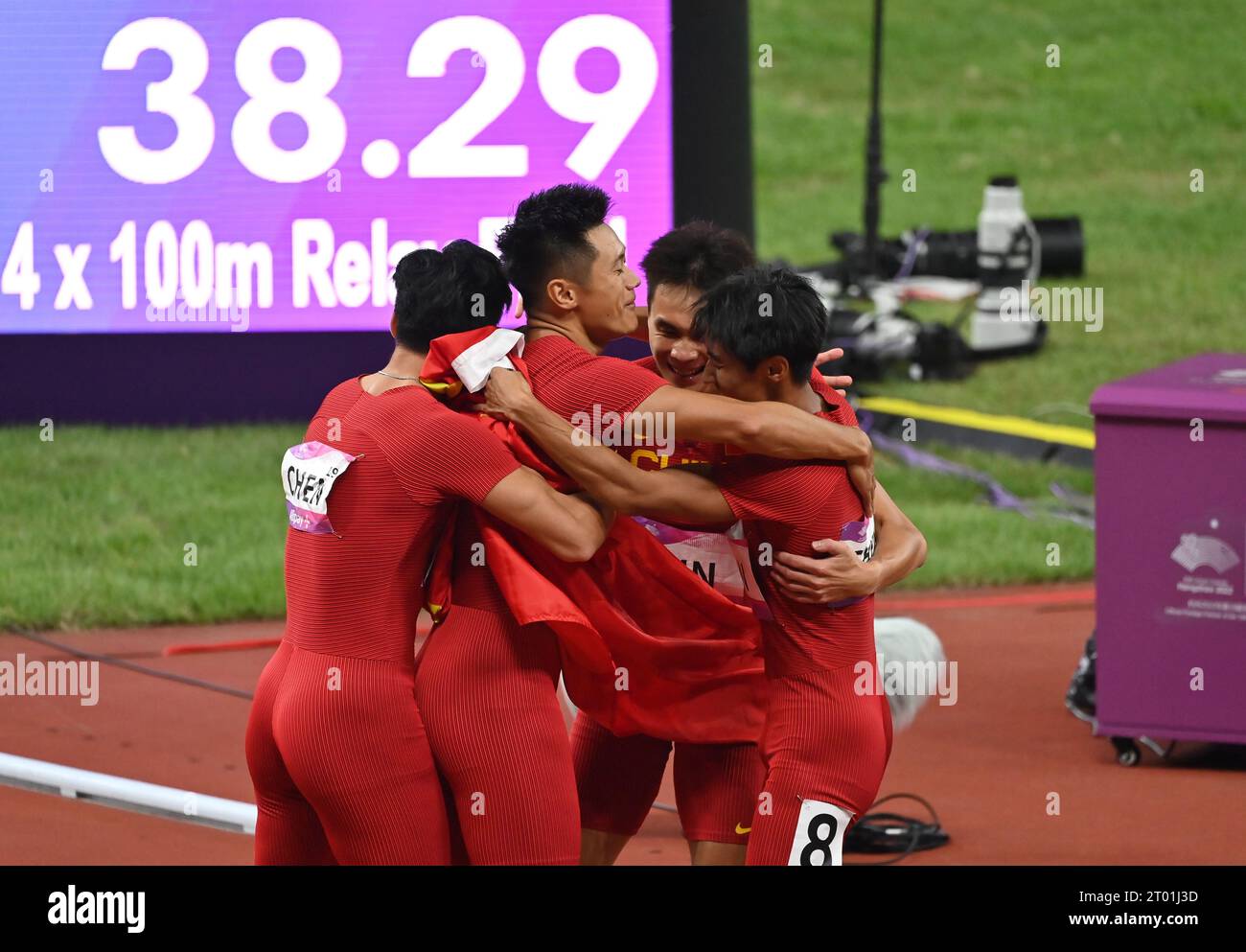 Hangzhou, China's Zhejiang Province. 3rd Oct, 2023. Chen Guanfeng, Xie ...